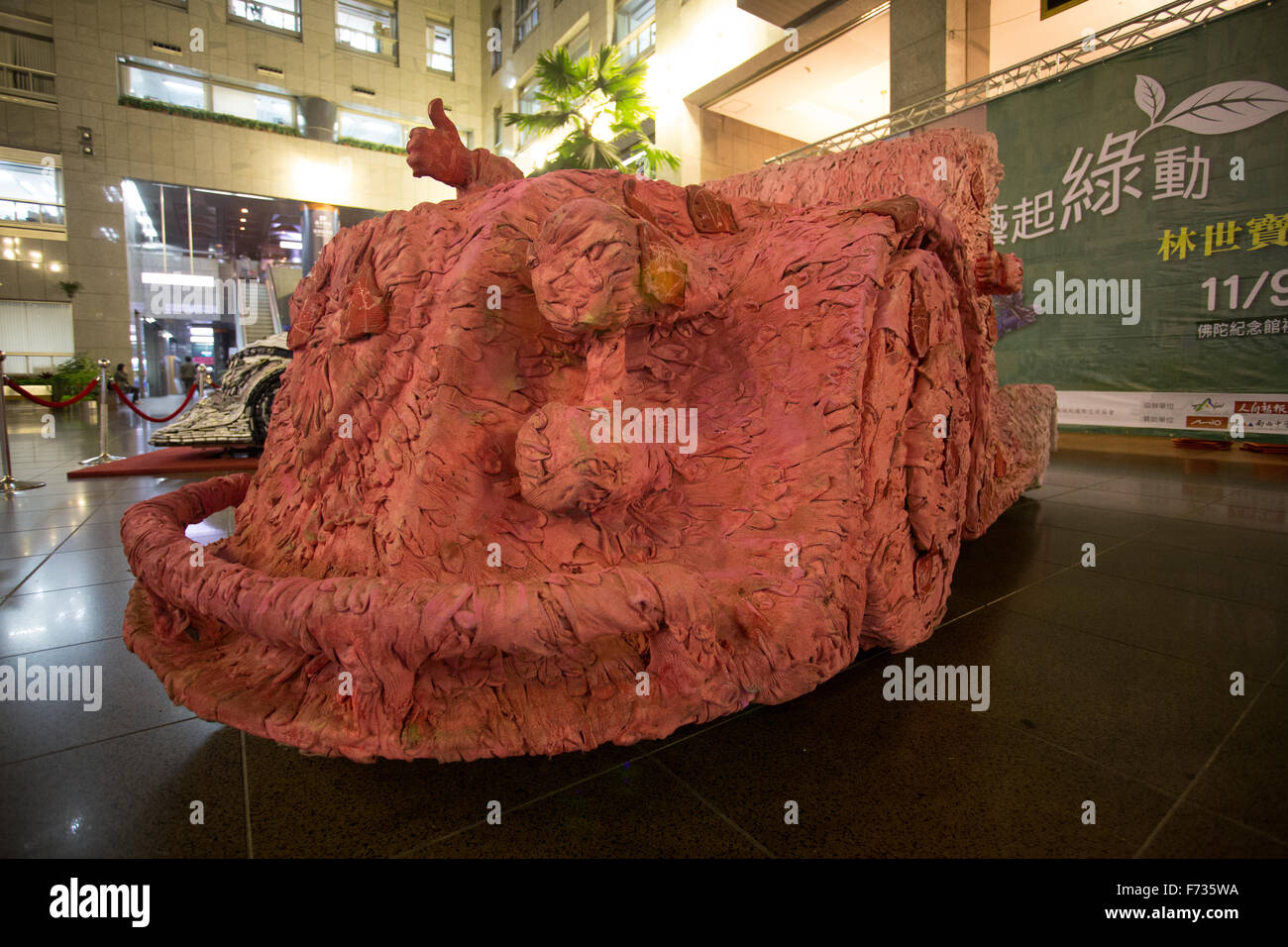 worker gloves car Shih Pao Lin Stock Photo - Alamy