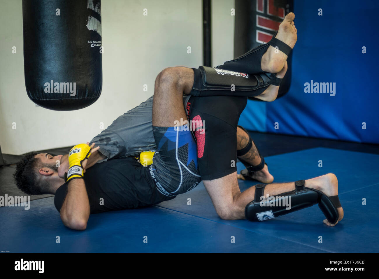 MMA fighter training Stock Photo - Alamy