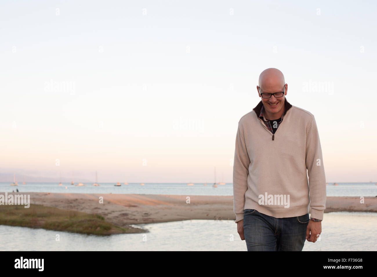Man on beach hi-res stock photography and images - Alamy