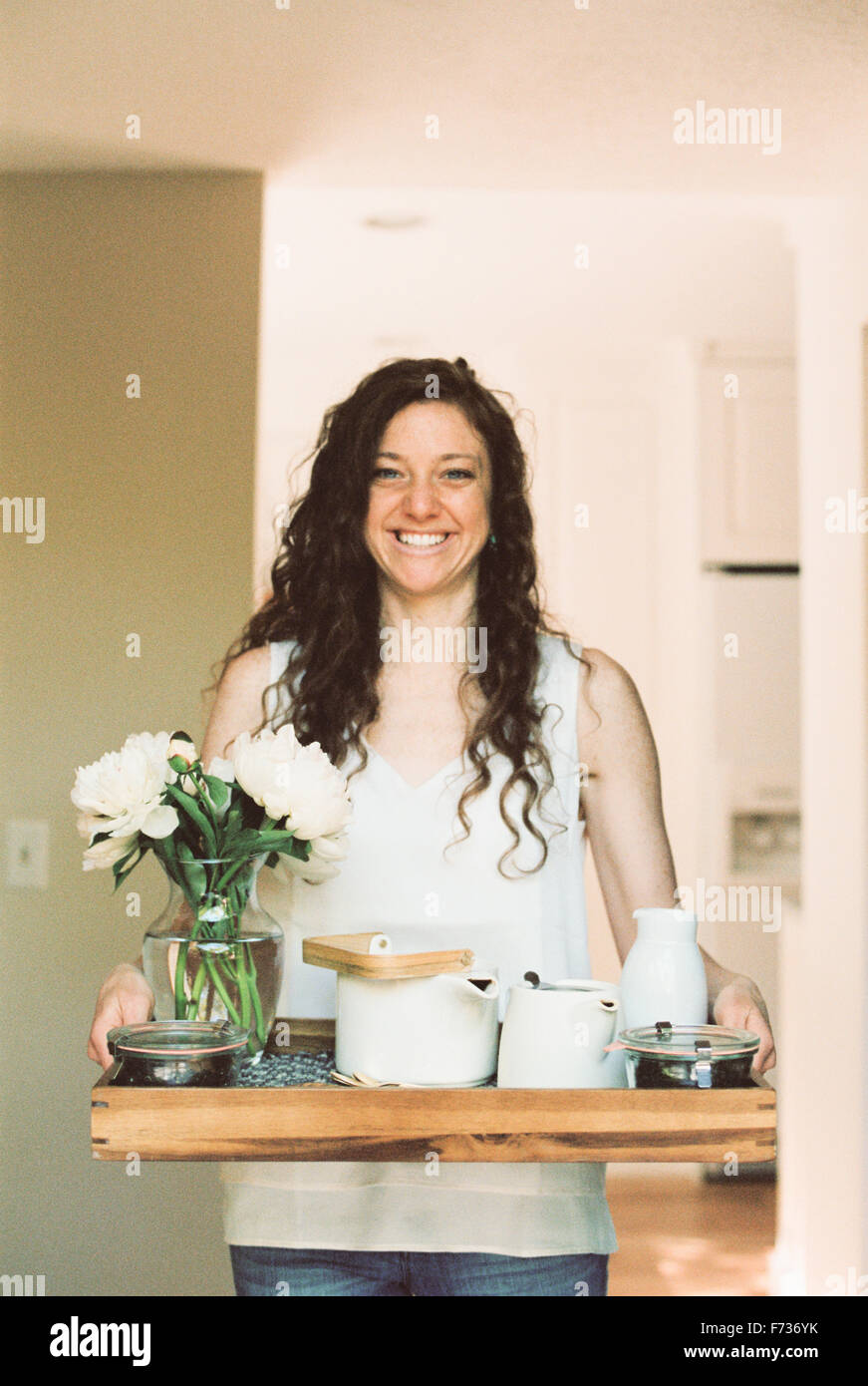 Holding tea tray hi-res stock photography and images - Alamy