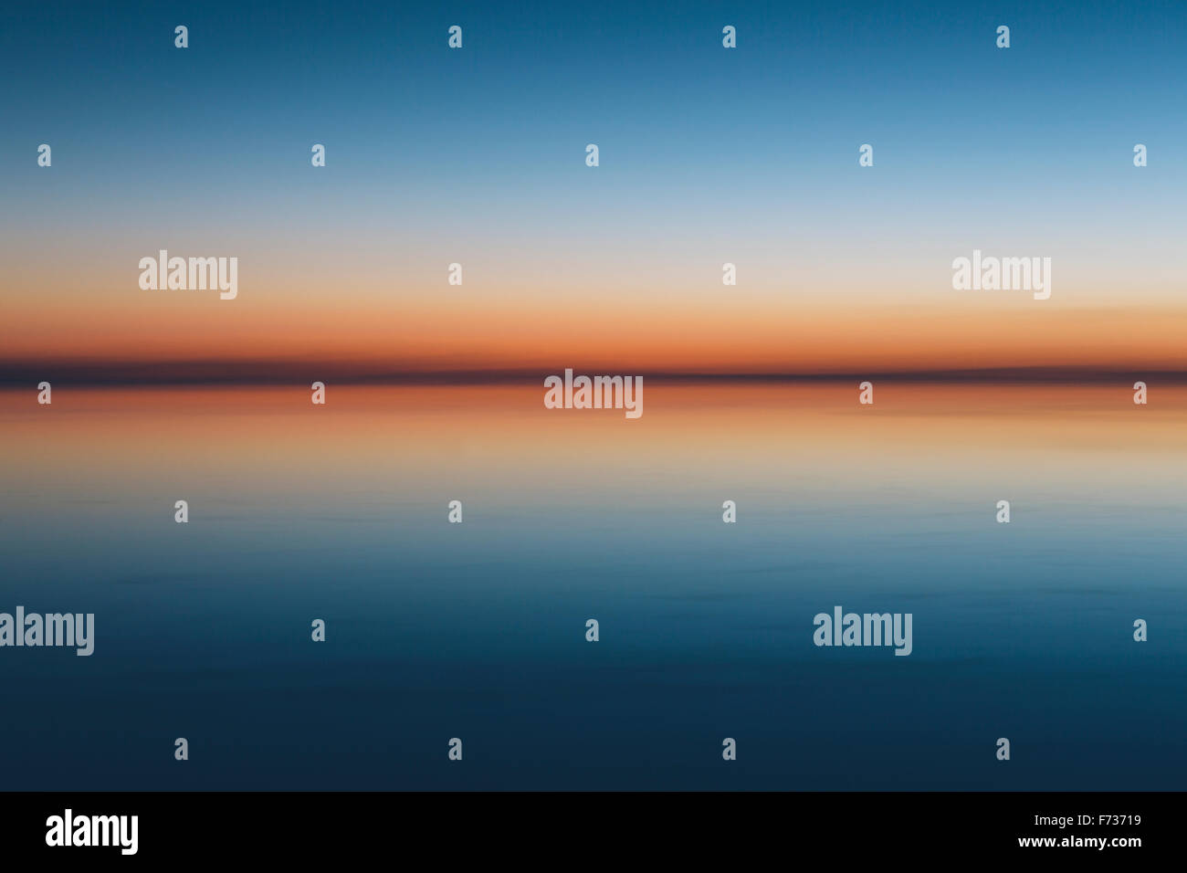 Horizon hi-res stock photography and images - Alamy