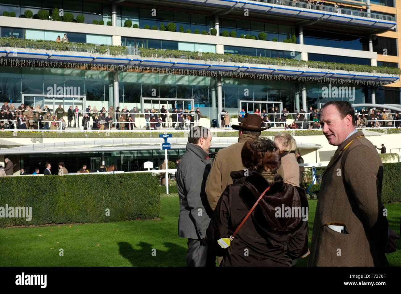 Parade ring ascot hi-res stock photography and images - Alamy