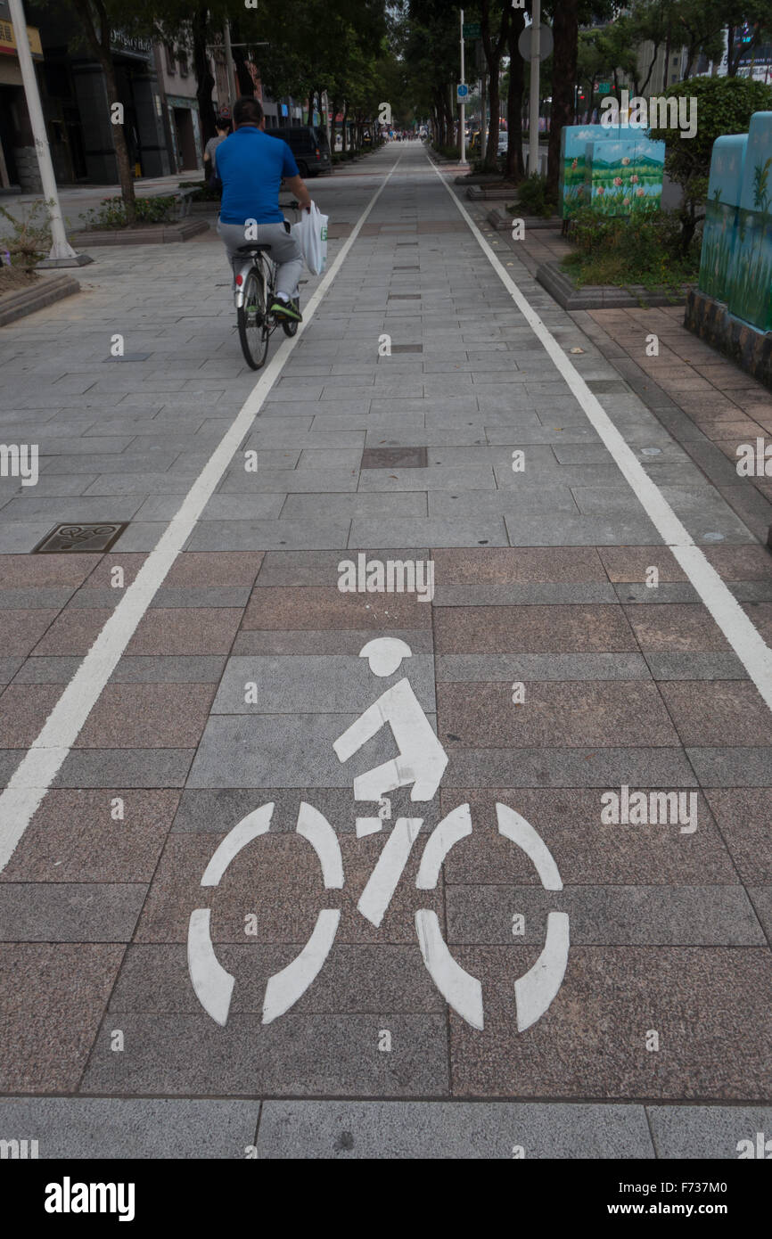 Bike lane taipei hi-res stock photography and images - Alamy