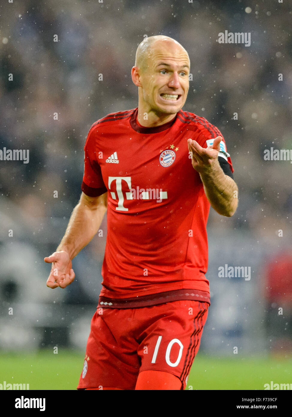 Gelsenkirchen, Germany. 21st Nov, 2015. Munich's Arjen Robben gestures ...
