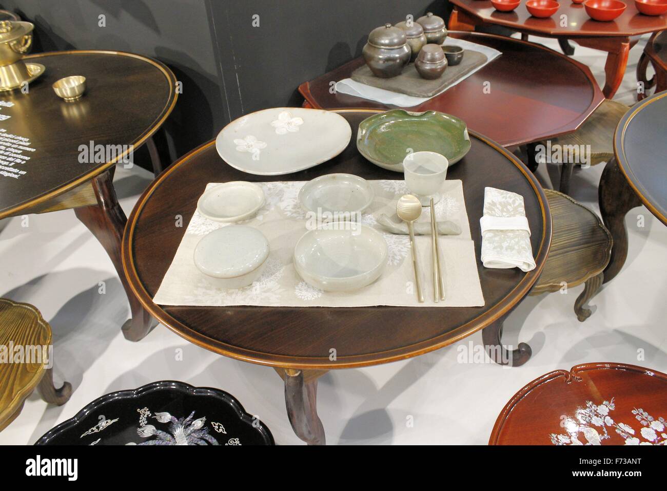 Japanese table setting hi-res stock photography and images - Alamy