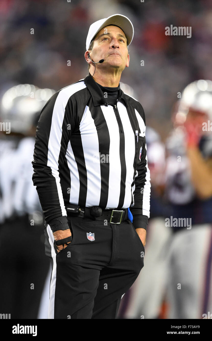Regulation Time. 23rd Nov, 2015. MA, USA: Referee Gene Steratore (114 ...