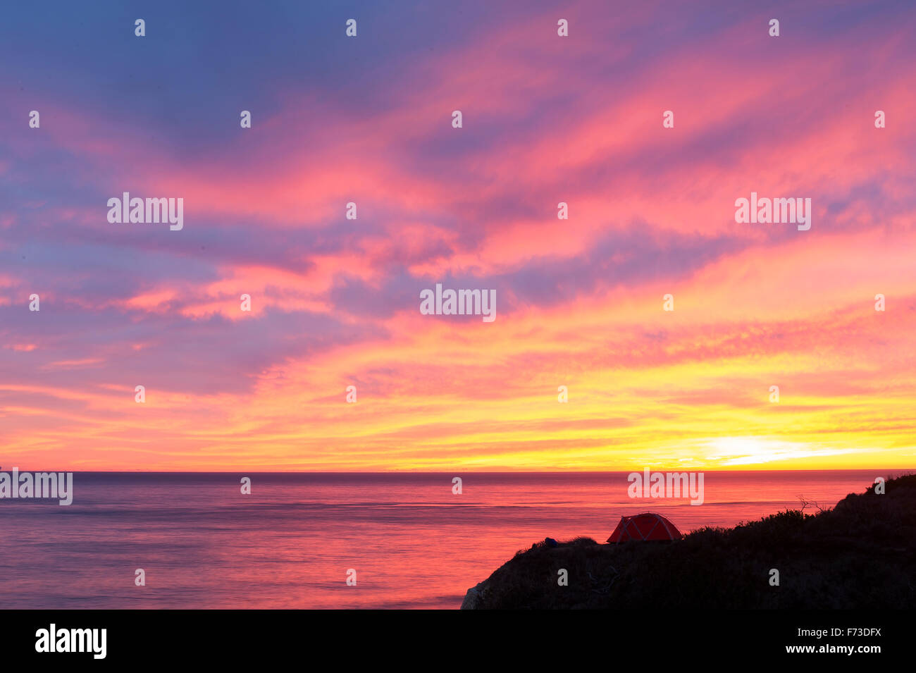 Sunset on sea cliffs hi-res stock photography and images - Alamy