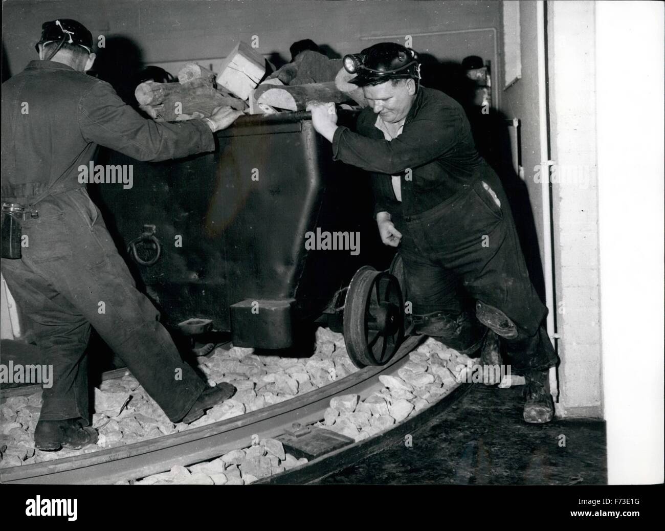 Pit props hi-res stock photography and images - Alamy