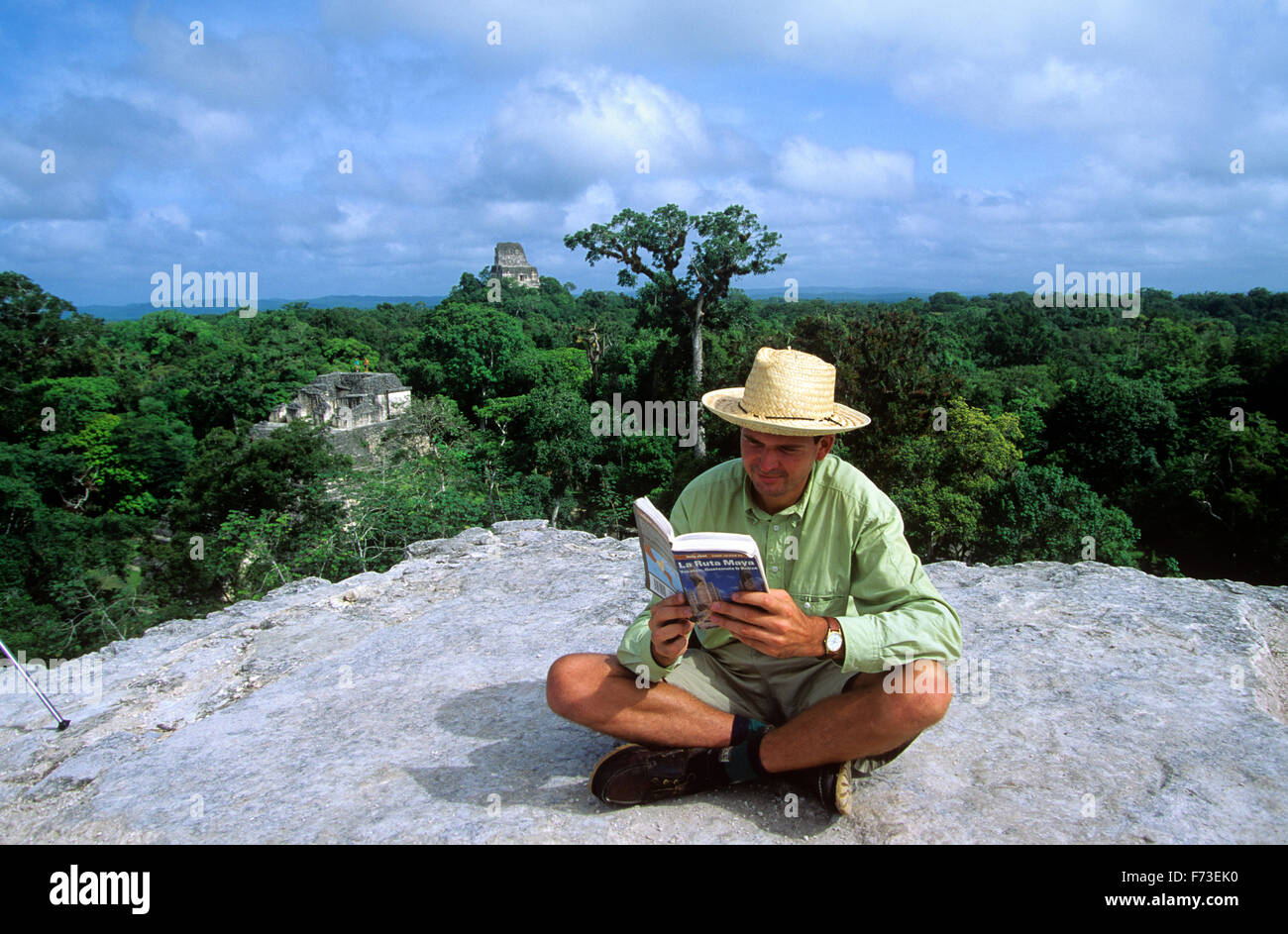 Mayan temple atop pyramid hi-res stock photography and images - Alamy