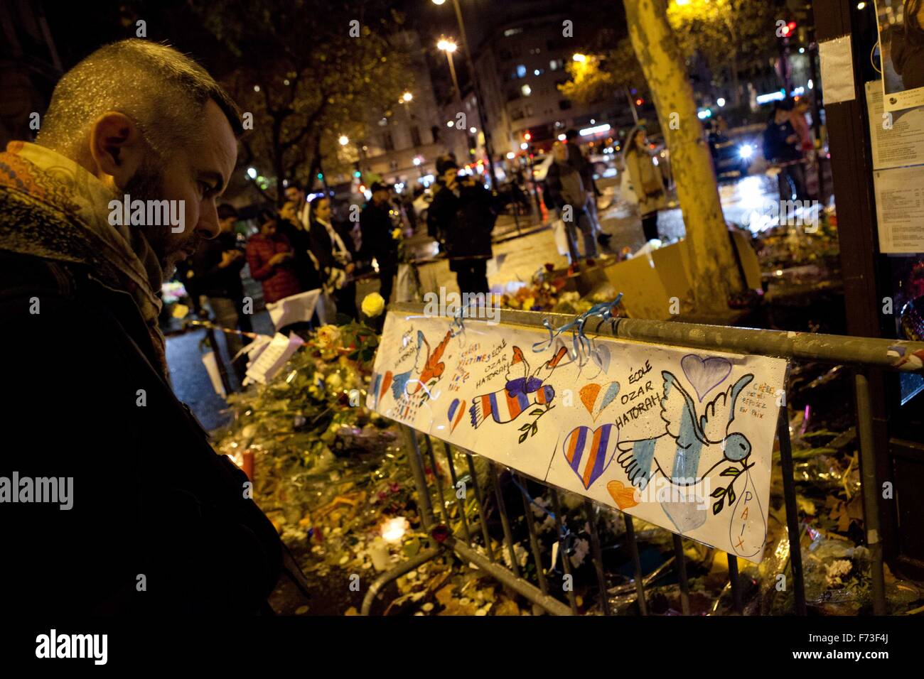 Paris Attacks Cafe La Bonne Biere, people mourning place where 5 ...