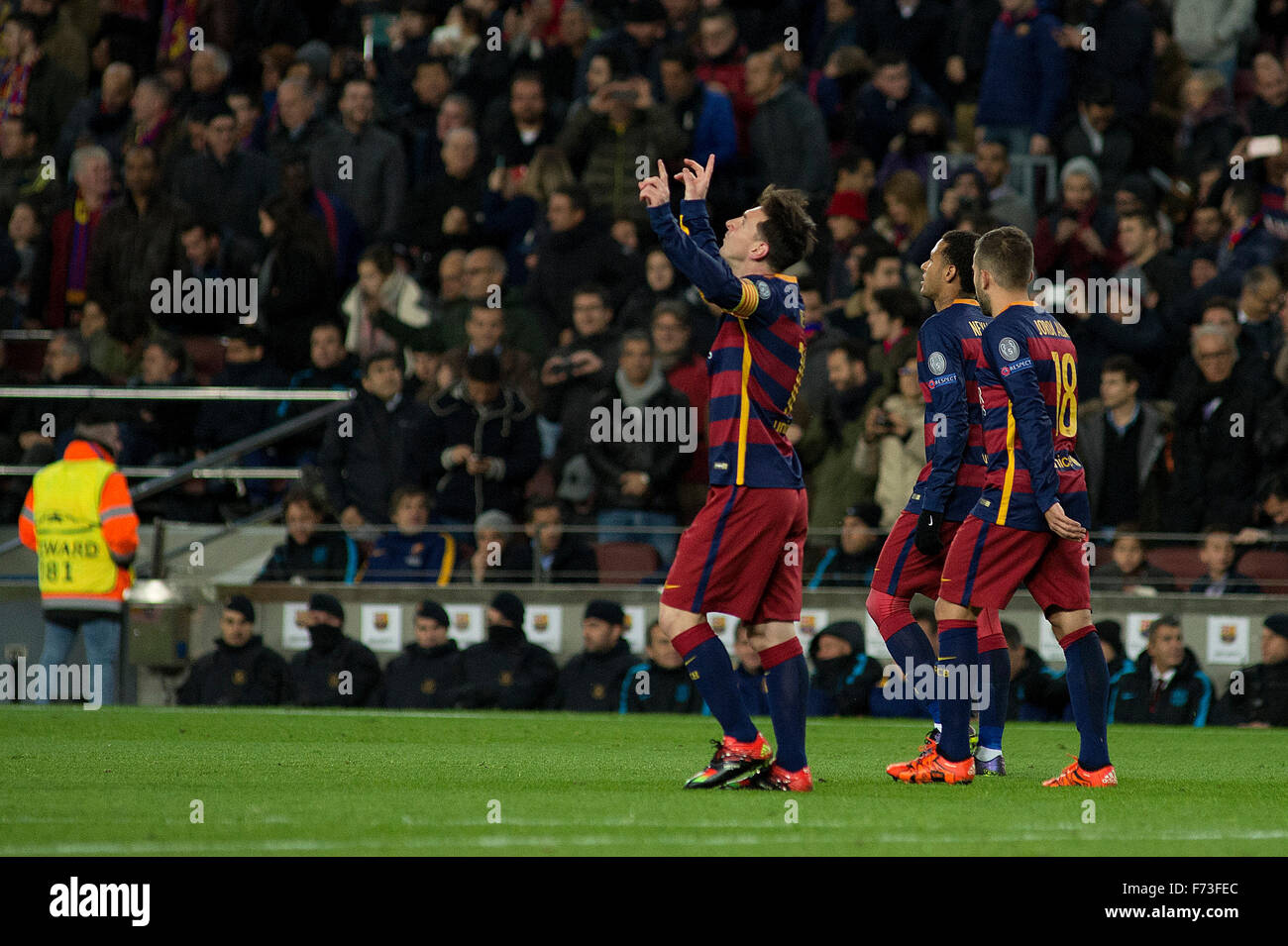 Barcelona, Spain. 24th Nov, 2015. Barcelona's Lionel Messi (1st L ...