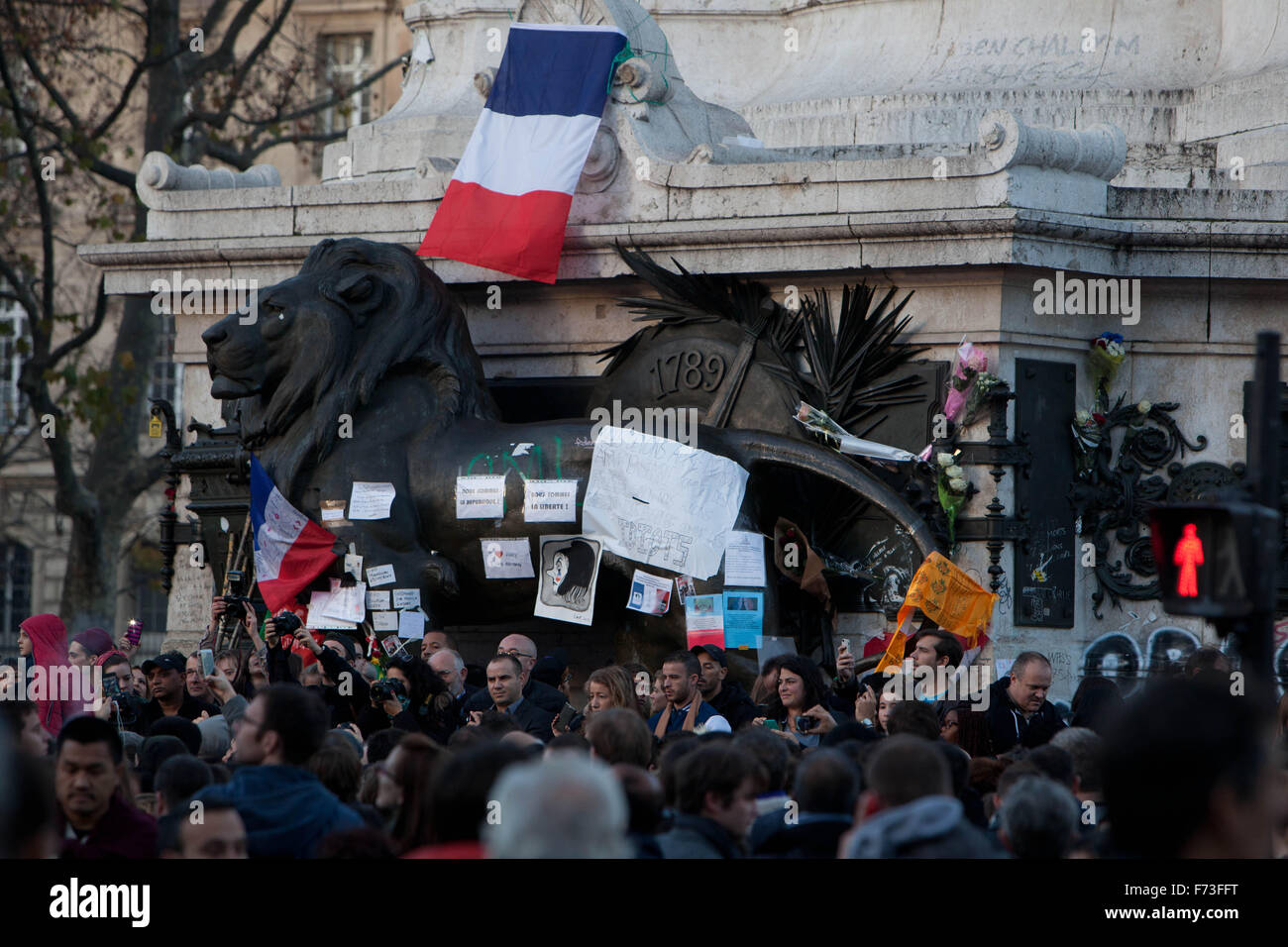 Mass panic broke out at Place de la Republique two days after 132 ...