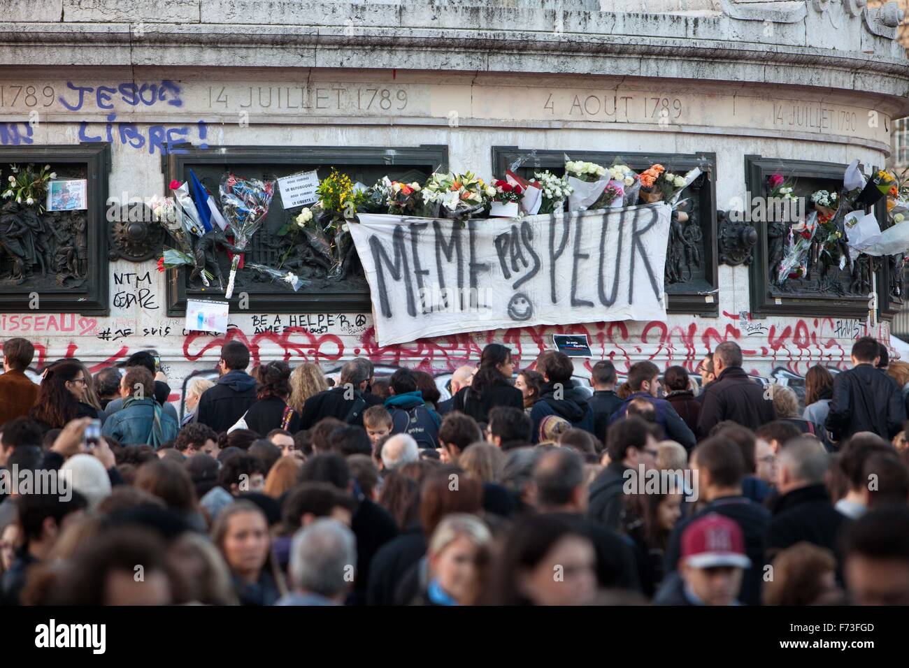 Mass panic broke out at Place de la Republique two days after 132 ...