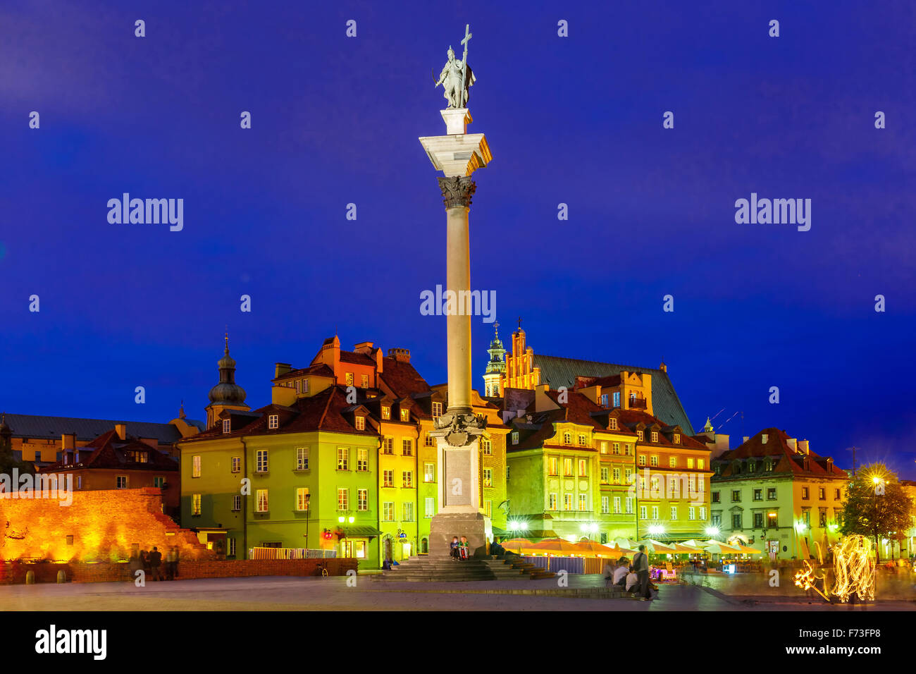 Castle Square at night in Warsaw, Poland Stock Photo - Alamy
