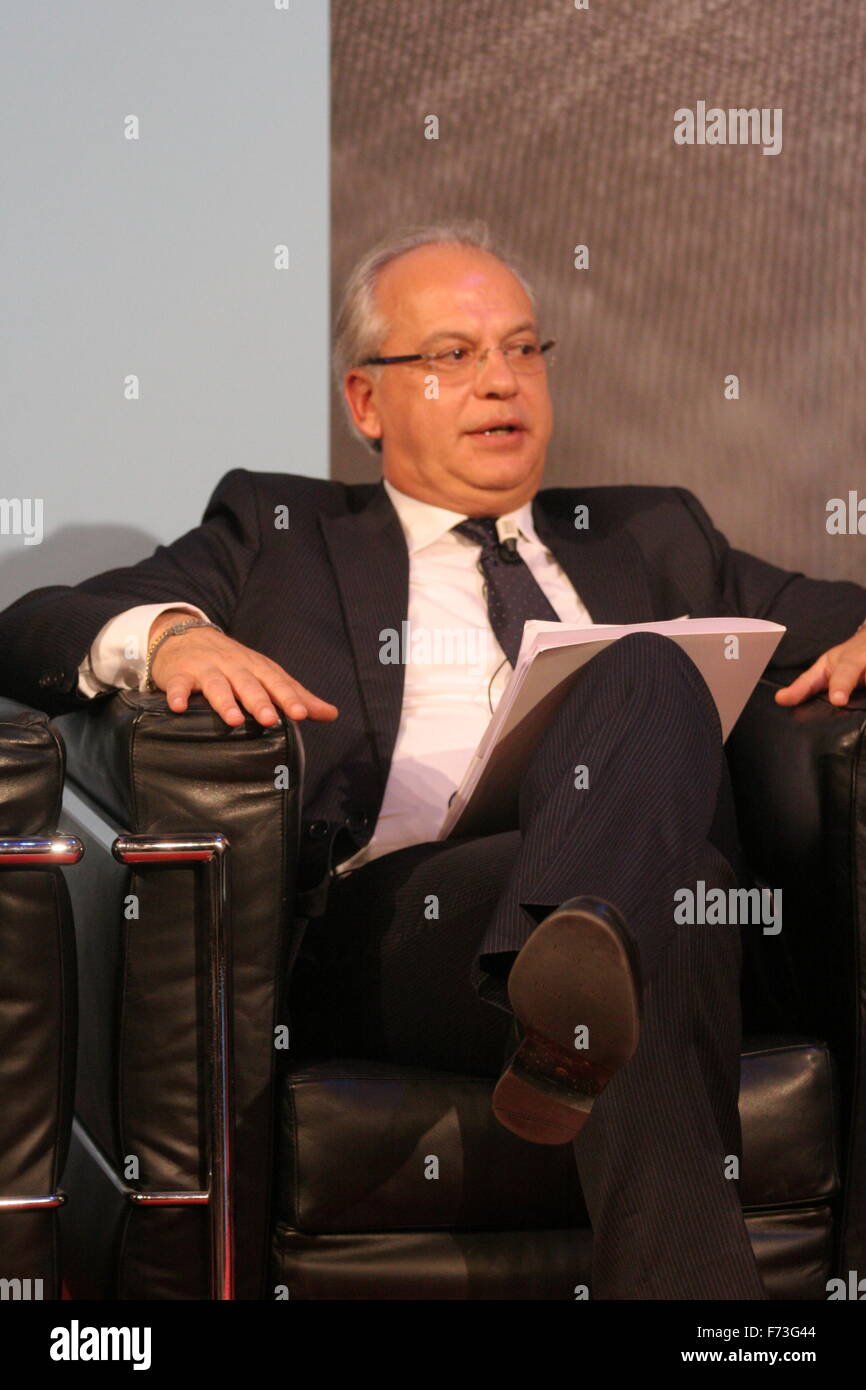 Naples, Italy. 24th Nov, 2015. Members of the family business in the ...