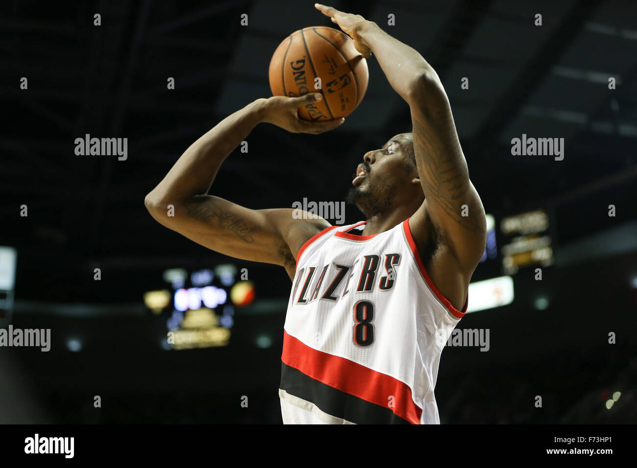 Portland, Oregon, USA. 24th Nov, 2015. AL-FAROUQ AMINU (8) shoots a ...