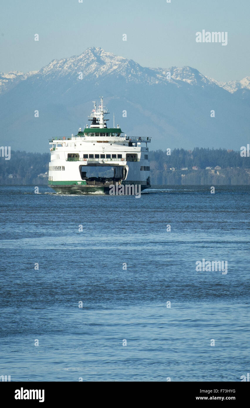Double hull ferry hi-res stock photography and images - Alamy
