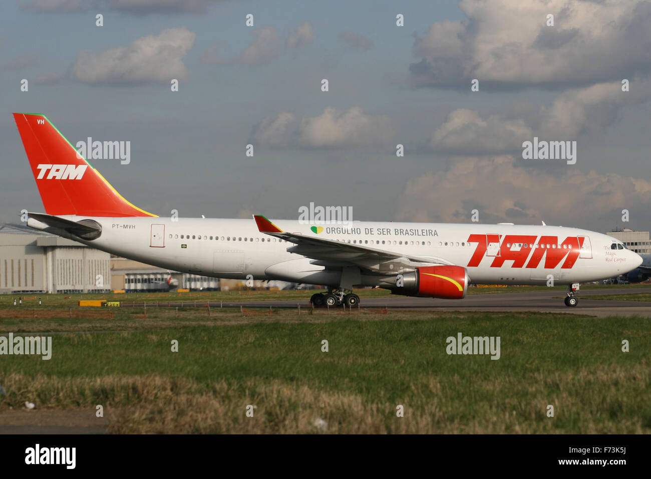 TAM BRAZIL BRASIL A330 Stock Photo - Alamy