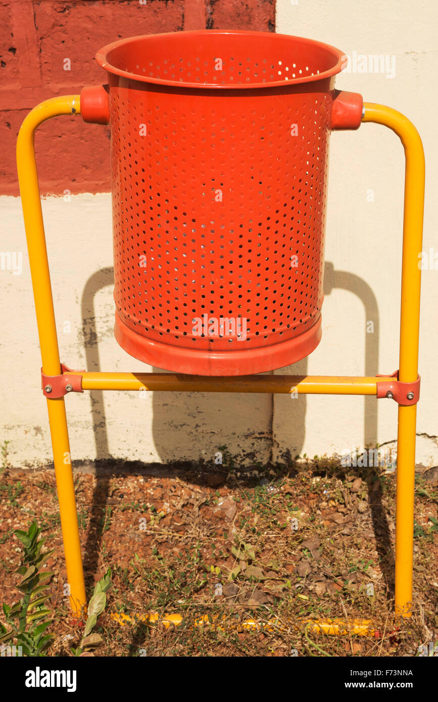 Use Me Dustbin High Resolution Stock Photography and Images - Alamy