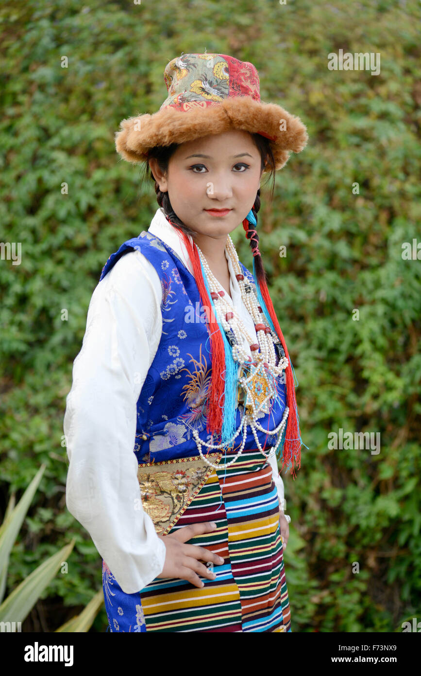 Sikkim dress hi-res stock photography and images - Alamy