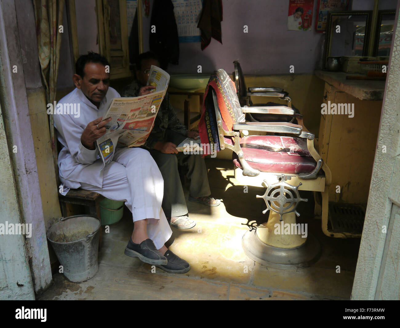 Indian barbers shop hi-res stock photography and images - Alamy