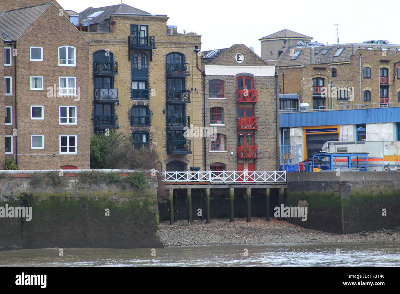 Apartment buildings in Wapping London Stock Photo - Alamy