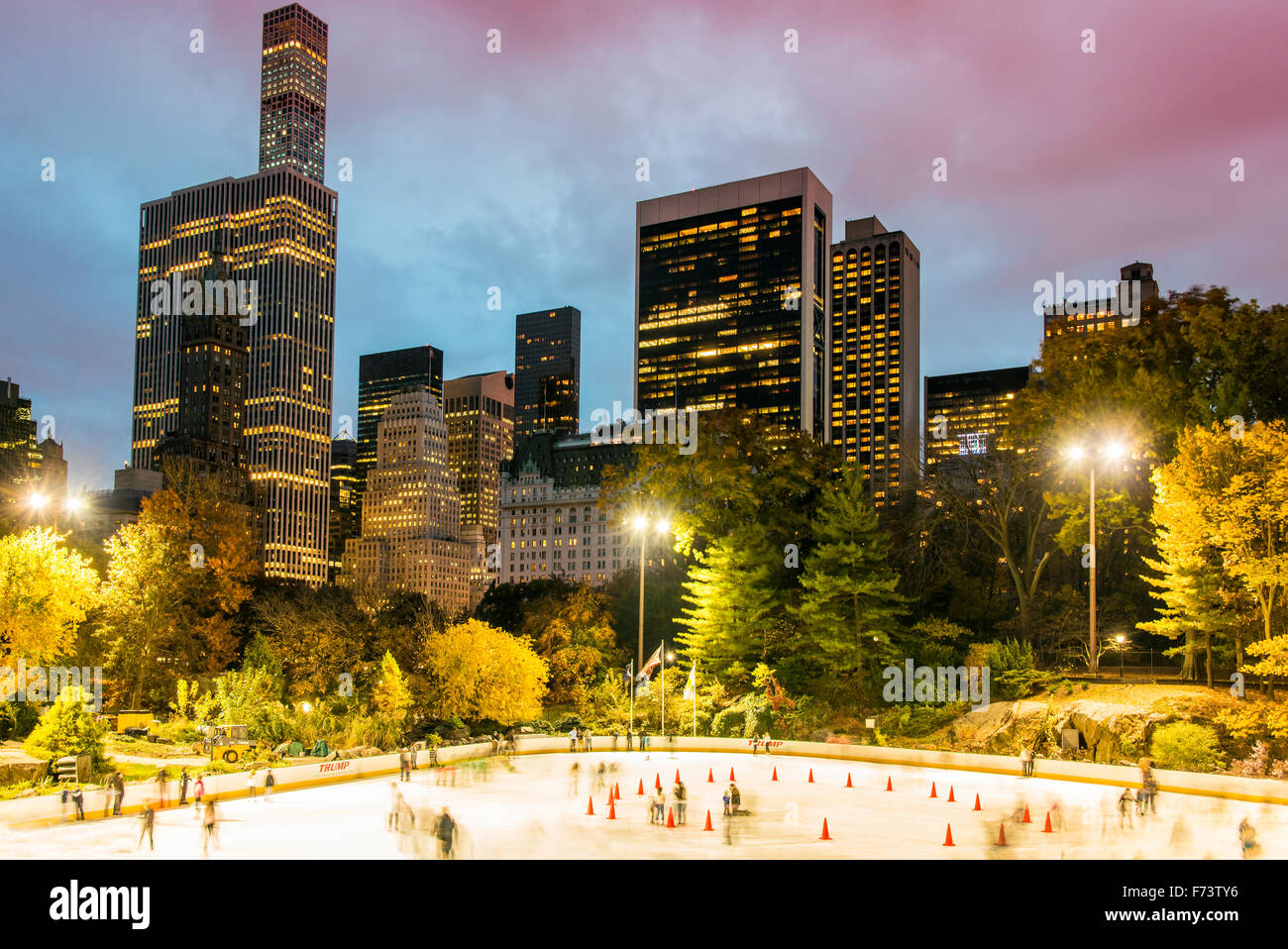 View at dusk of Wollman Rink, Central Park, Manhattan, New York, USA ...