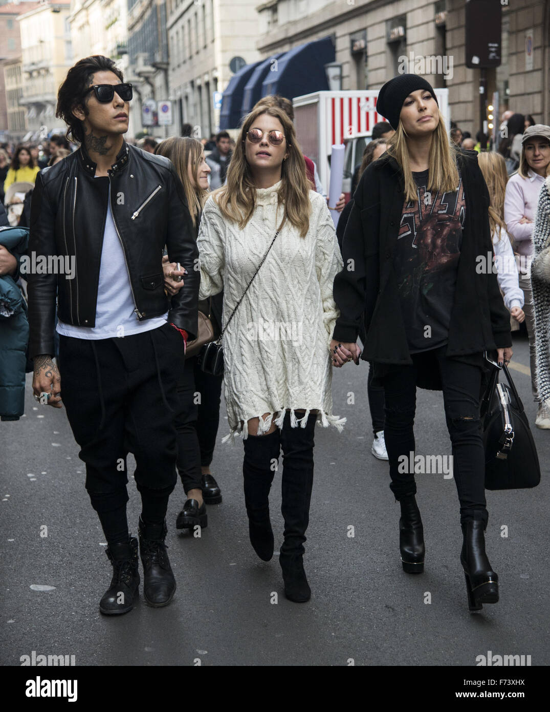 Ashley Benson and Shay Mitchell go on a shopping trip with Hailey ...