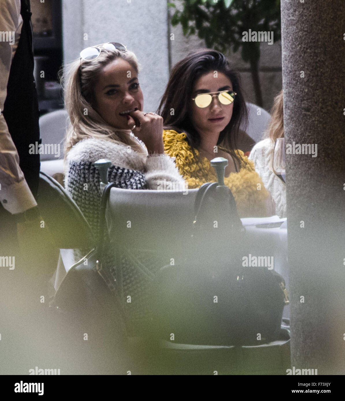 Ashley benson and shay mitchell hi-res stock photography and images - Alamy