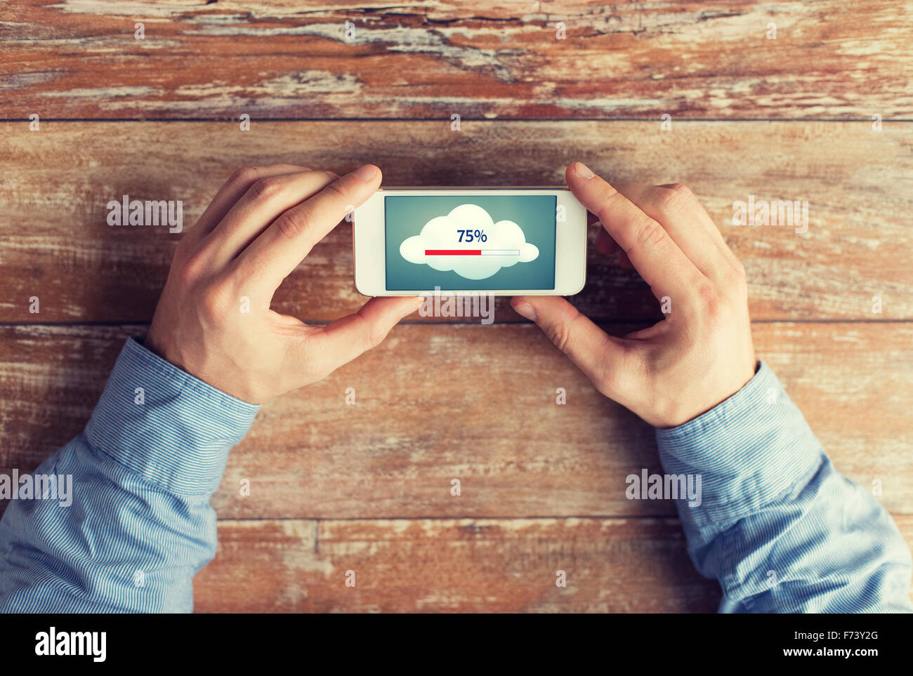 Loading screen smartphone hi-res stock photography and images - Alamy