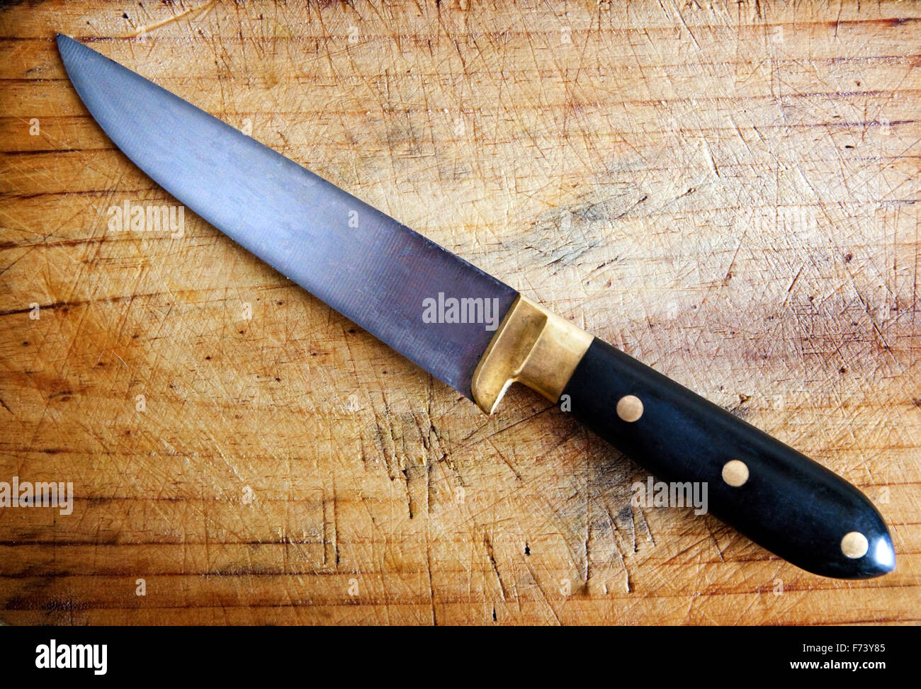 kitchen knife with cutting board Stock Photo - Alamy