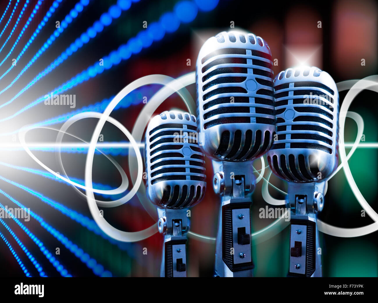 Retro microphone hi-res stock photography and images - Alamy