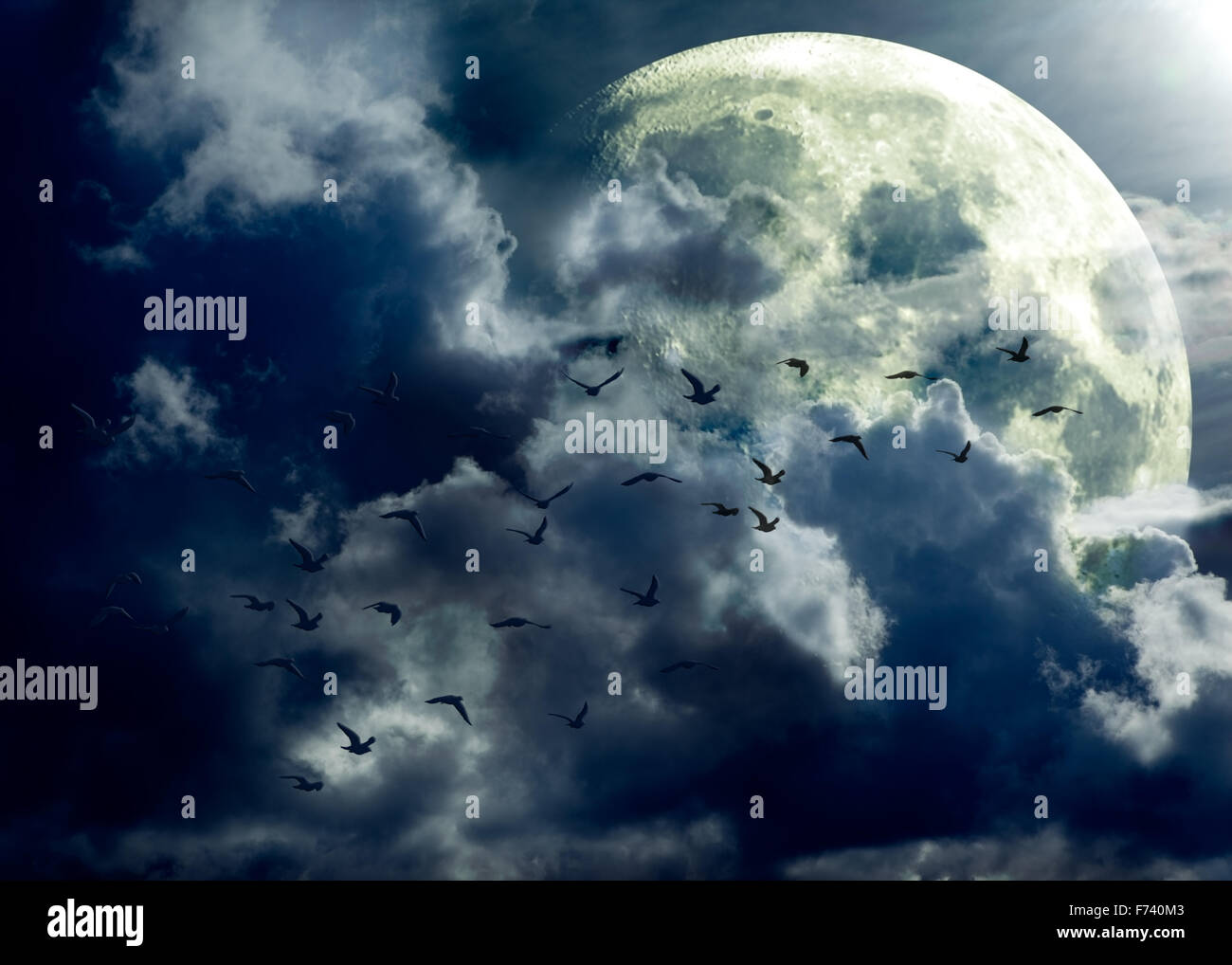 Full moon shape hi-res stock photography and images - Alamy