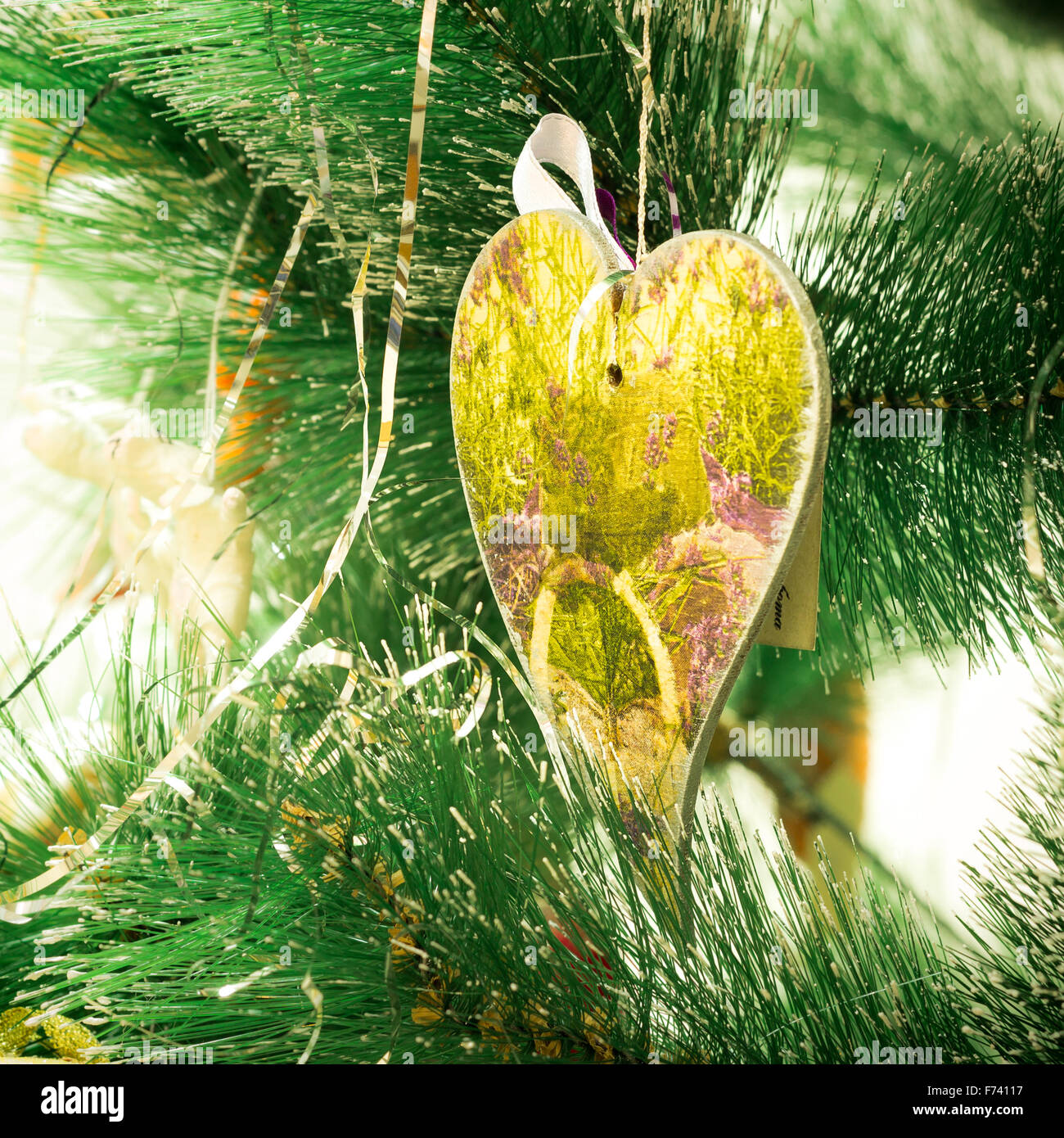 Purple heart christmas ornament hi-res stock photography and images - Alamy