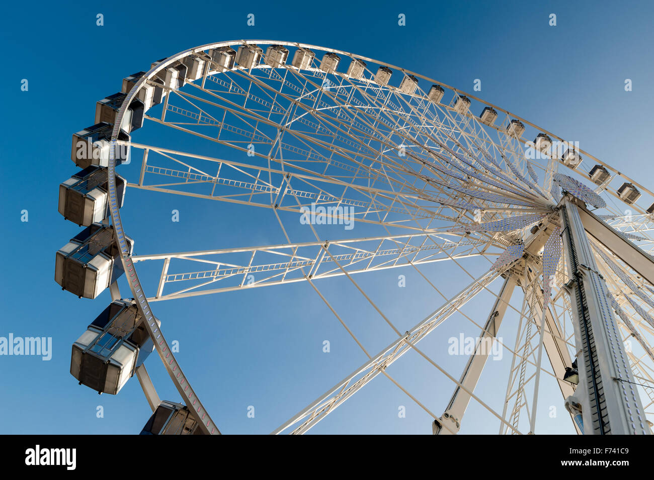 France, Paris, roue de Paris ferris wheel Stock Photo - Alamy