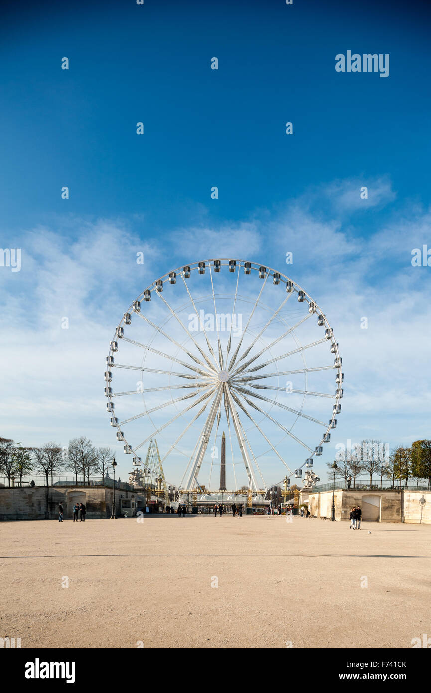 France, Paris, roue de Paris ferris wheel Stock Photo - Alamy