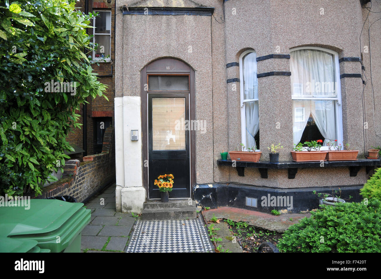 Pebbledash hi-res stock photography and images - Alamy