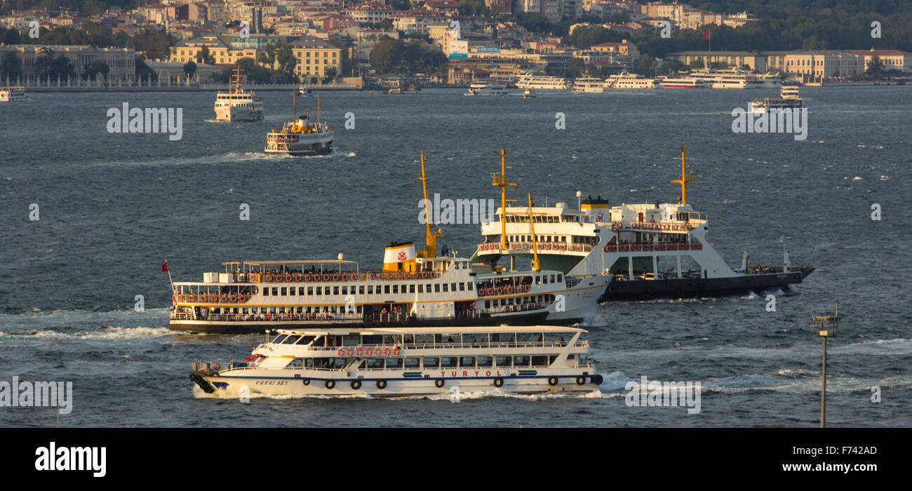 Istanbul ships sailing with tourists Stock Photo - Alamy