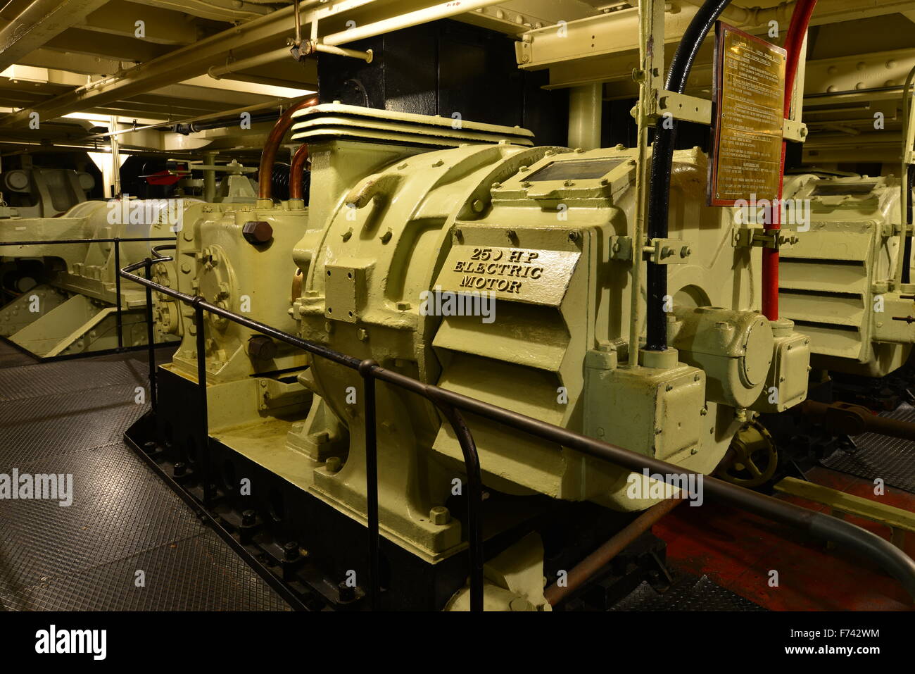 The engine room of the Queen Mary Stock Photo - Alamy