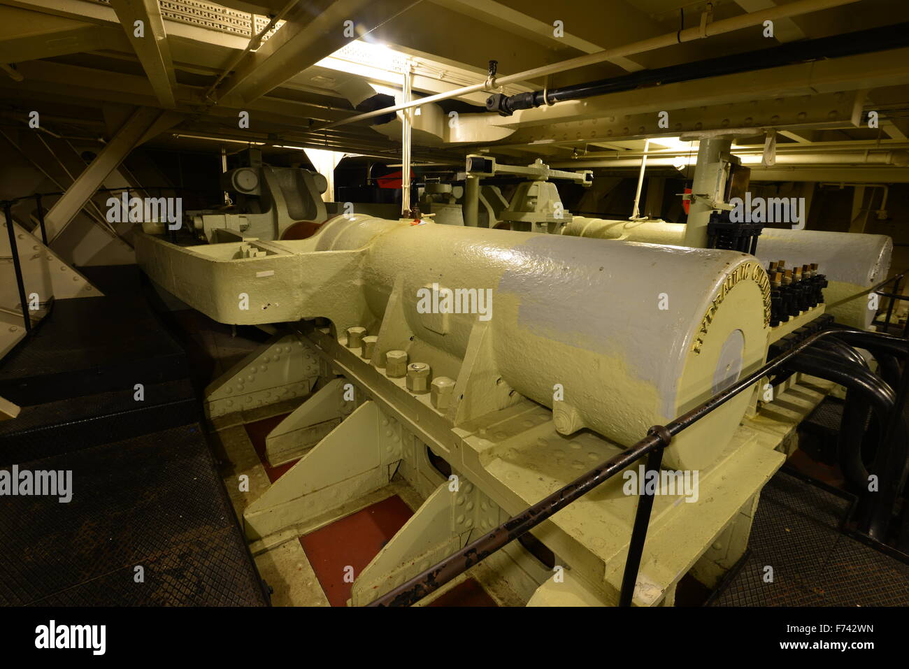 The engine room of the Queen Mary Stock Photo - Alamy