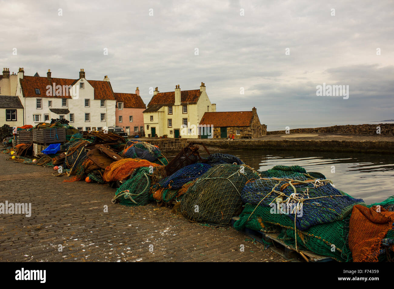 Pier houses hi-res stock photography and images - Alamy