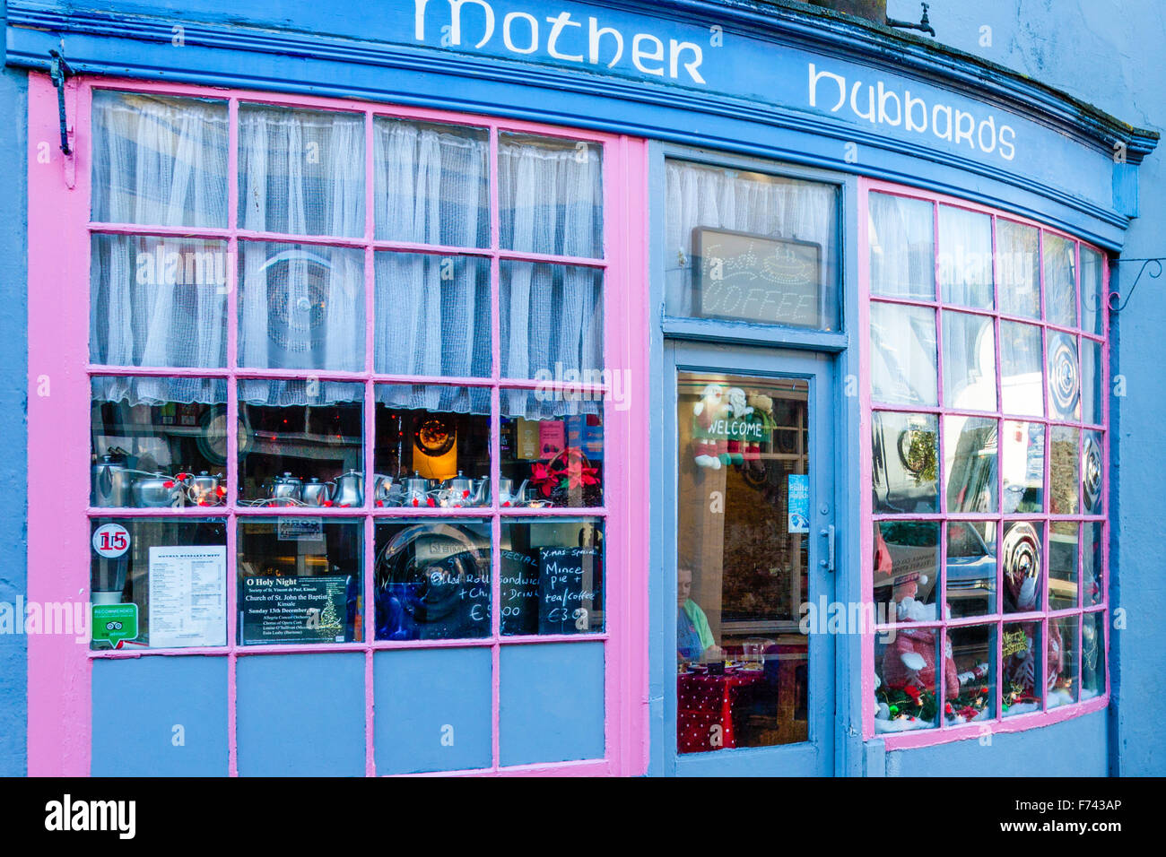 Painted shops and houses hi-res stock photography and images - Alamy