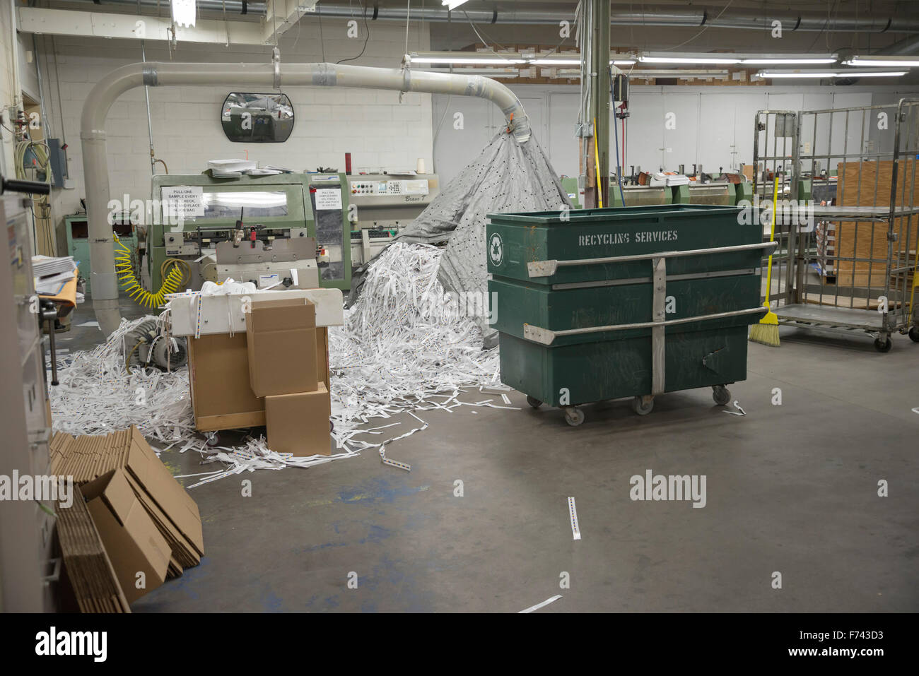 Paper recycling plant hi-res stock photography and images - Alamy