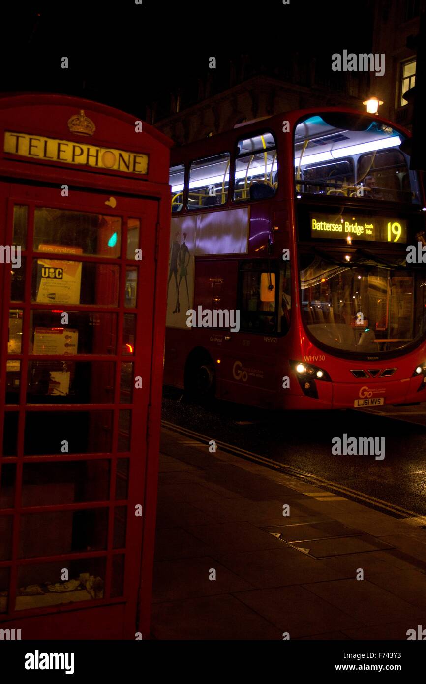 London icons red bus hi-res stock photography and images - Alamy