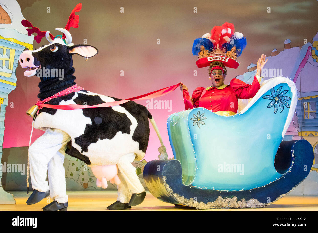 Pantomime cow hi-res stock photography and images - Alamy