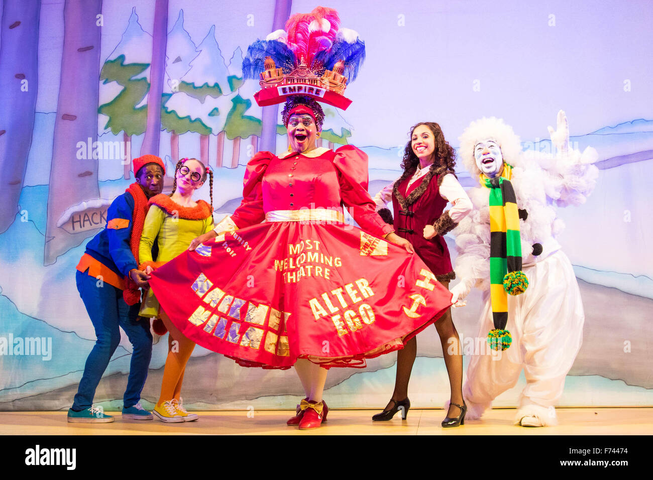 Clive rowe 2015 hi-res stock photography and images - Alamy