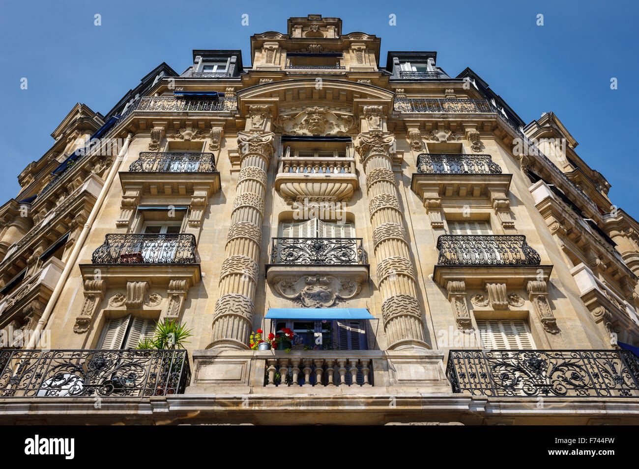 Haussmannian hi-res stock photography and images - Alamy
