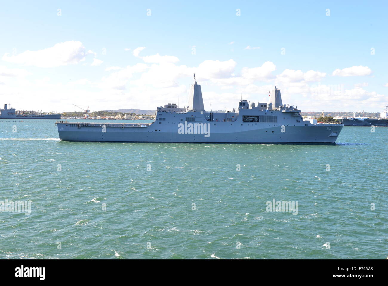 USS Somerset (LPD-25 Stock Photo - Alamy