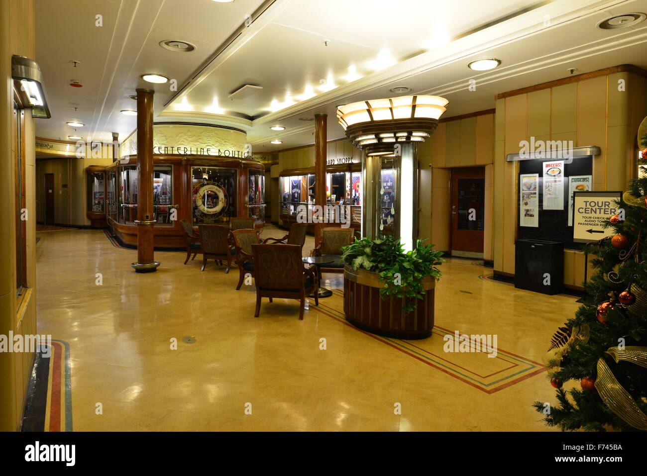 Rms queen mary interior hi-res stock photography and images - Alamy