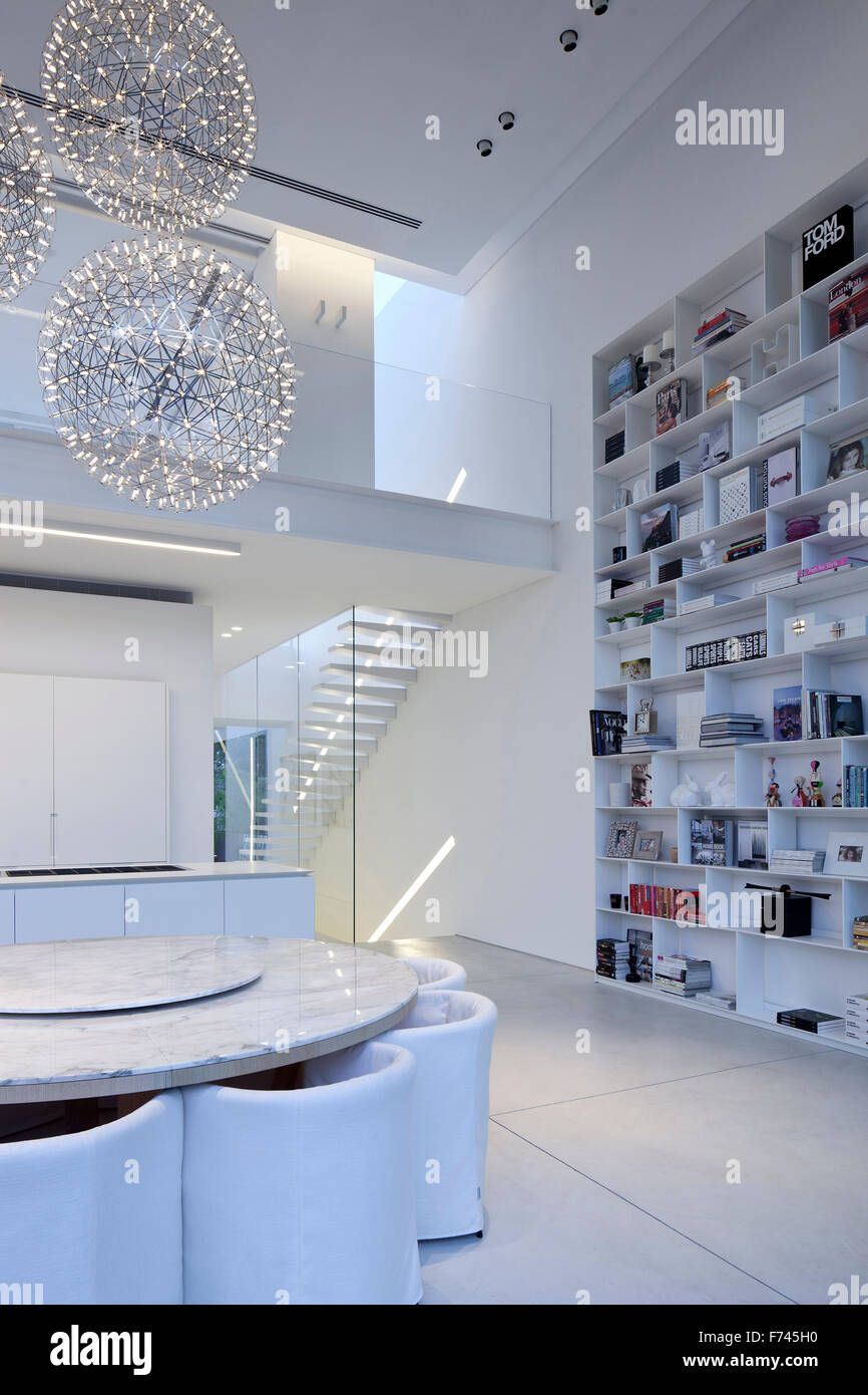 Double height room hi-res stock photography and images - Alamy